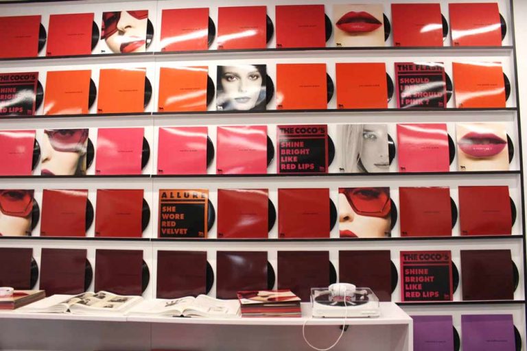 Coco Flash Club: Exclusive Chanel Beauty Disco Full Of Instagram Spots ...