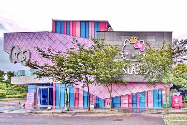10 Hello Kitty & Sanrio Theme Parks, Cafes Plus Museums To Visit In ...