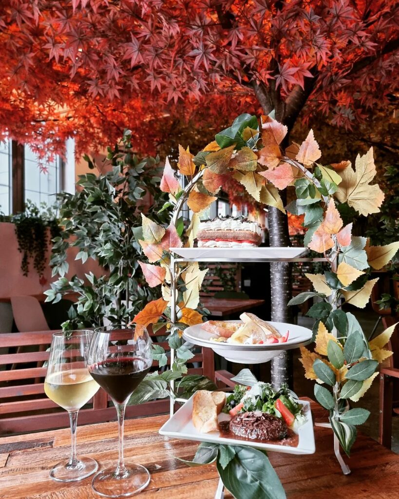 10 First Date Cafes & Restaurants In Singapore