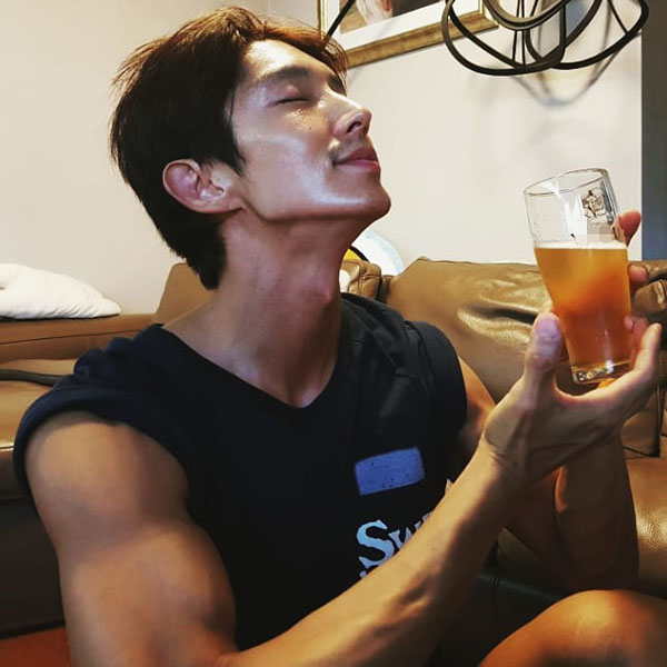 21 Lee Joon Gi Facts Including His Acting, Dating & Family Life For ...