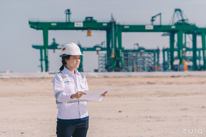 This Millennial Handles A Billion-Dollar Sea Construction Project & Is ...
