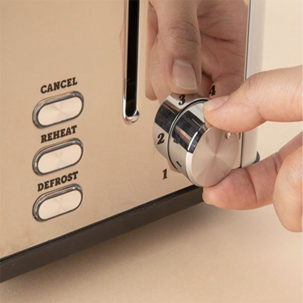 This Snoopy Toaster Lets You Zhng Your Breakfast & Start Your Day Off ...