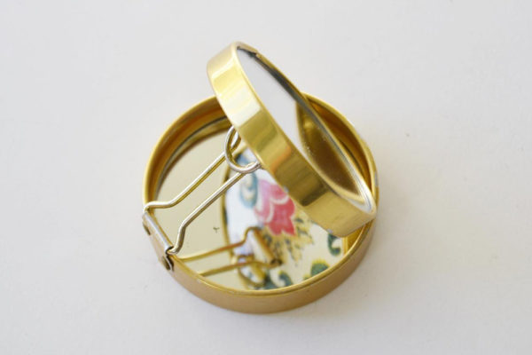 Cute Compact Mirrors That Make A Subtle Fashion Statement In Your Bag