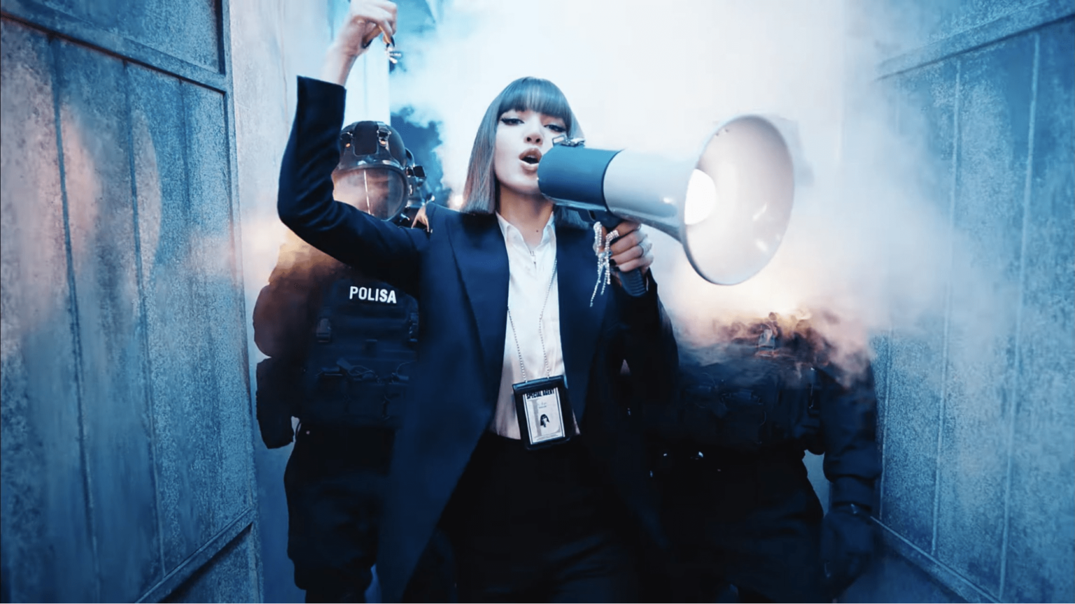 Blackpink Lisa Lalisa MV Has Outfits That We Can't Help But Love