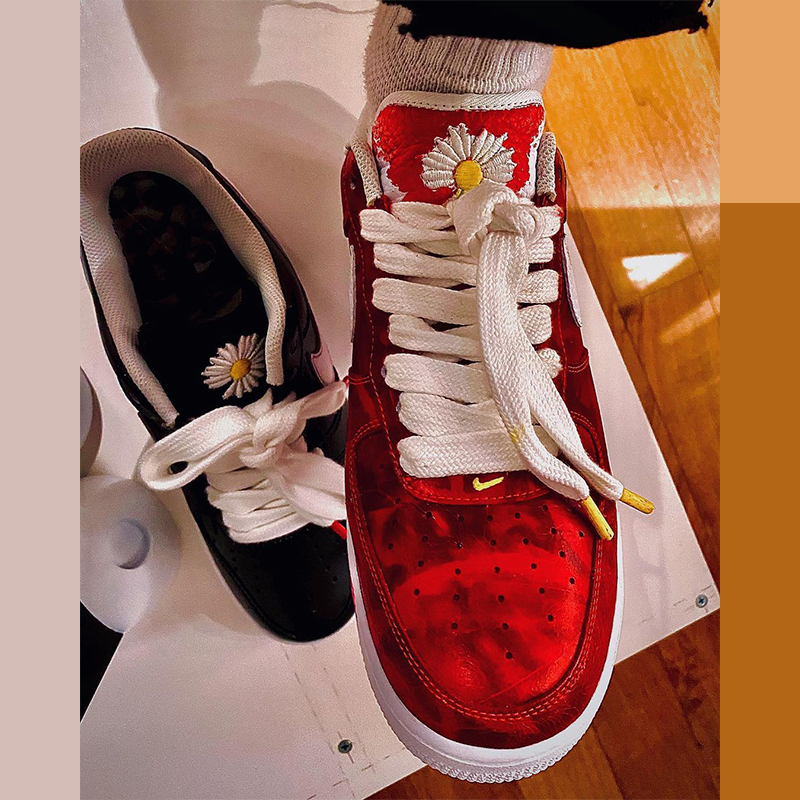 These Nike x G-Dragon Sneakers Are Decked In White Daisies For V.I.Ps