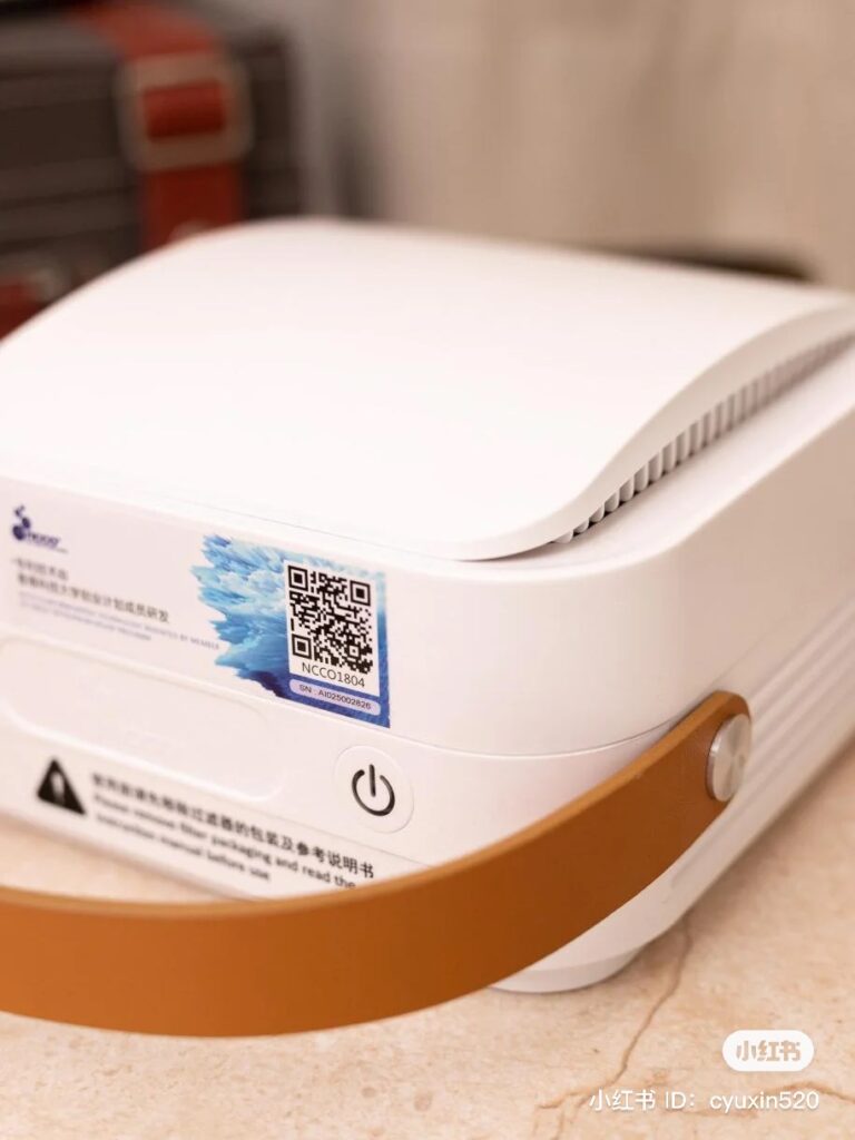 This Air Purifier Looks Like A Mini Handbag For Clean Air On-The-Go