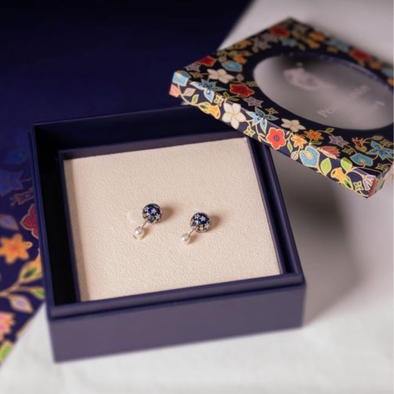 KrisShop Has New Batik-Inspired Singapore Airlines Earrings