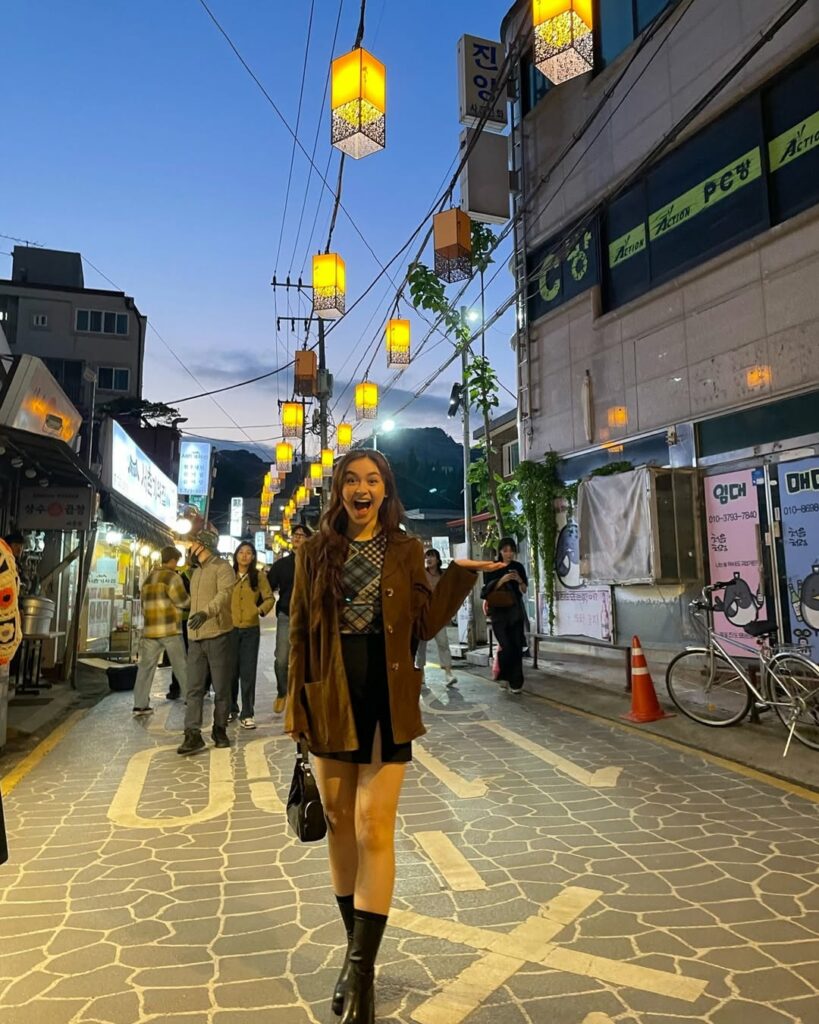 7 XO, Kitty Facts That Will Make You Want To Watch The Show