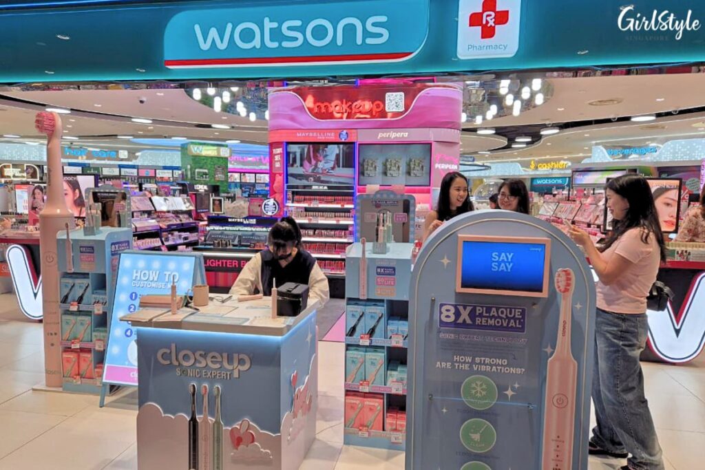 CloseUp Watsons Pop-Up Has Free Toothbrush Customisation